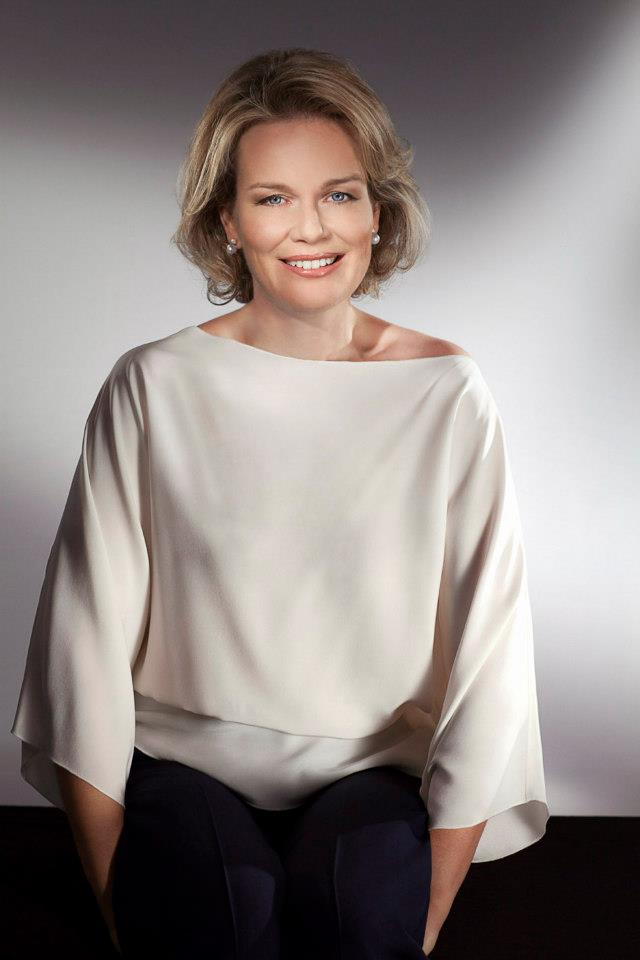 Princesses' lives: New official pictures of Mathilde