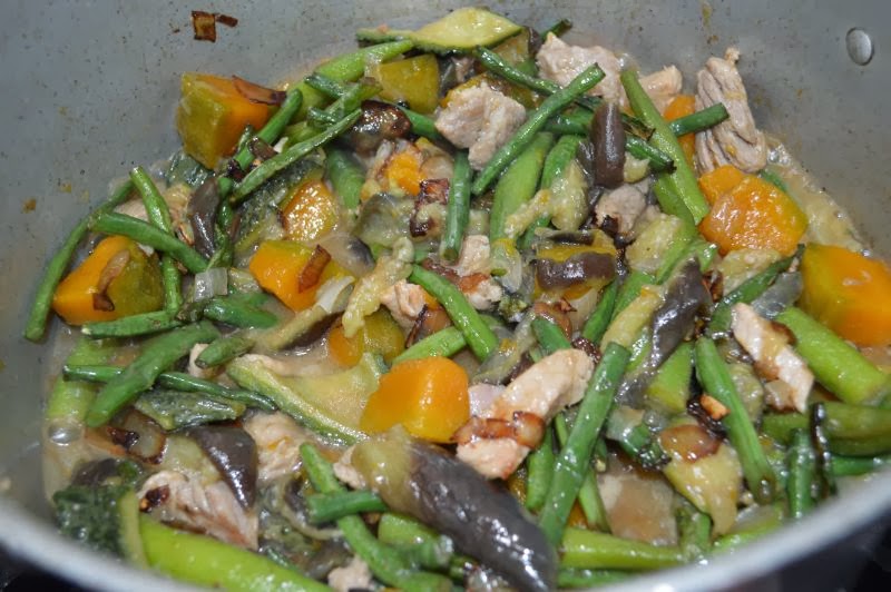 Mely's kitchen: Pakbet