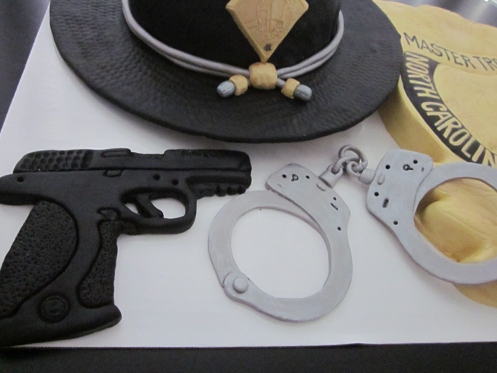 Darlin' Designs: 3-D Police Officer Cake