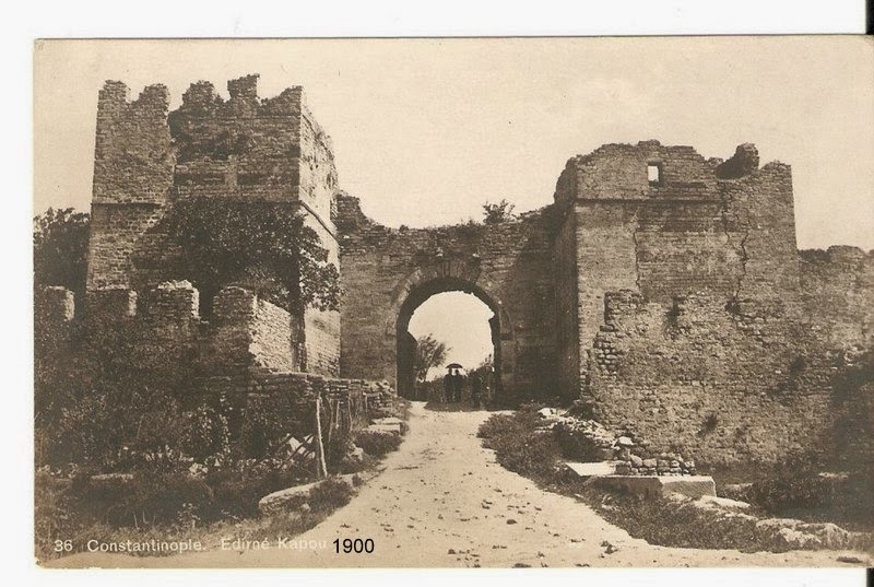 ΚΩΝΣΤΑΝΤΙΝΟΥΠΟΛΗ: ΣΤΑ ΧΕΡΣΑΙΑ ΤΕΙΧΗ ΤΗΣ ΚΩΝΣΤΑΝΤΙΝΟΥΠΟΛΗΣ.
