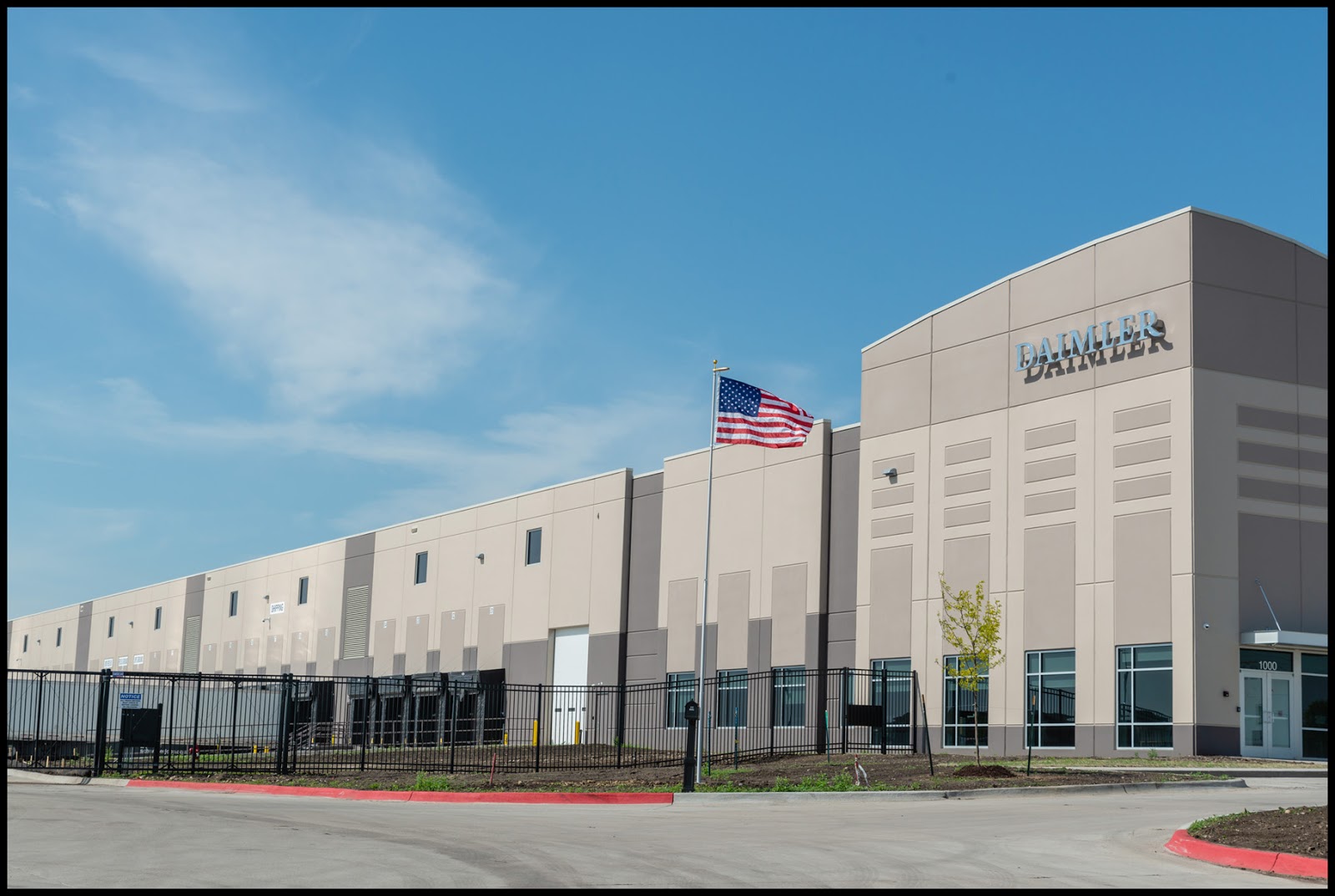 DuncanPutman.com Blog: NEW Iowa DTNA Parts Distribution Center