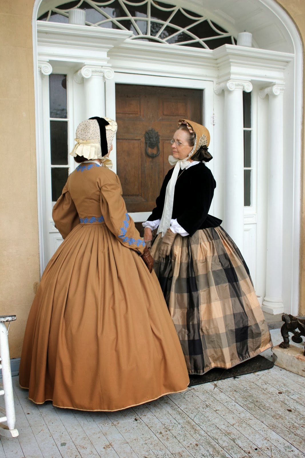 Couture Historique: Beverly's Bonnets