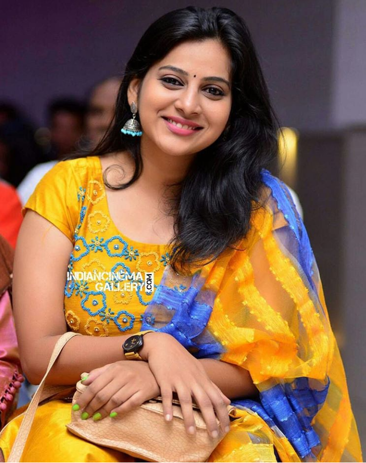 Anna reshma rajan hot, beautiful, traditional pics, images, photos ...