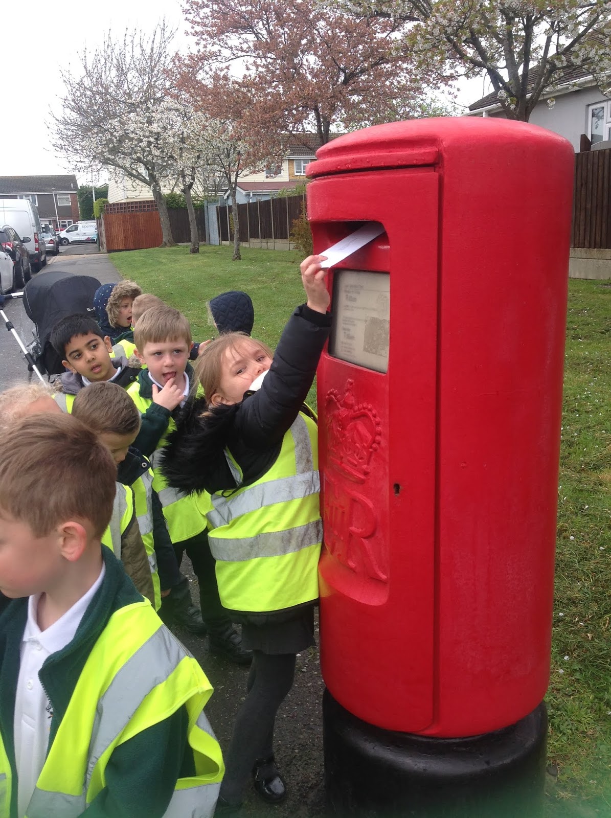 Suttons Primary School: Reception - Visit to the Post Box