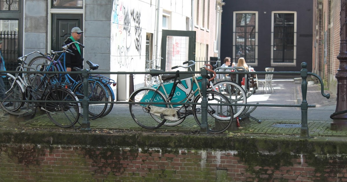 Eindeloze Omwentelingen: Amsterdam: leveringen