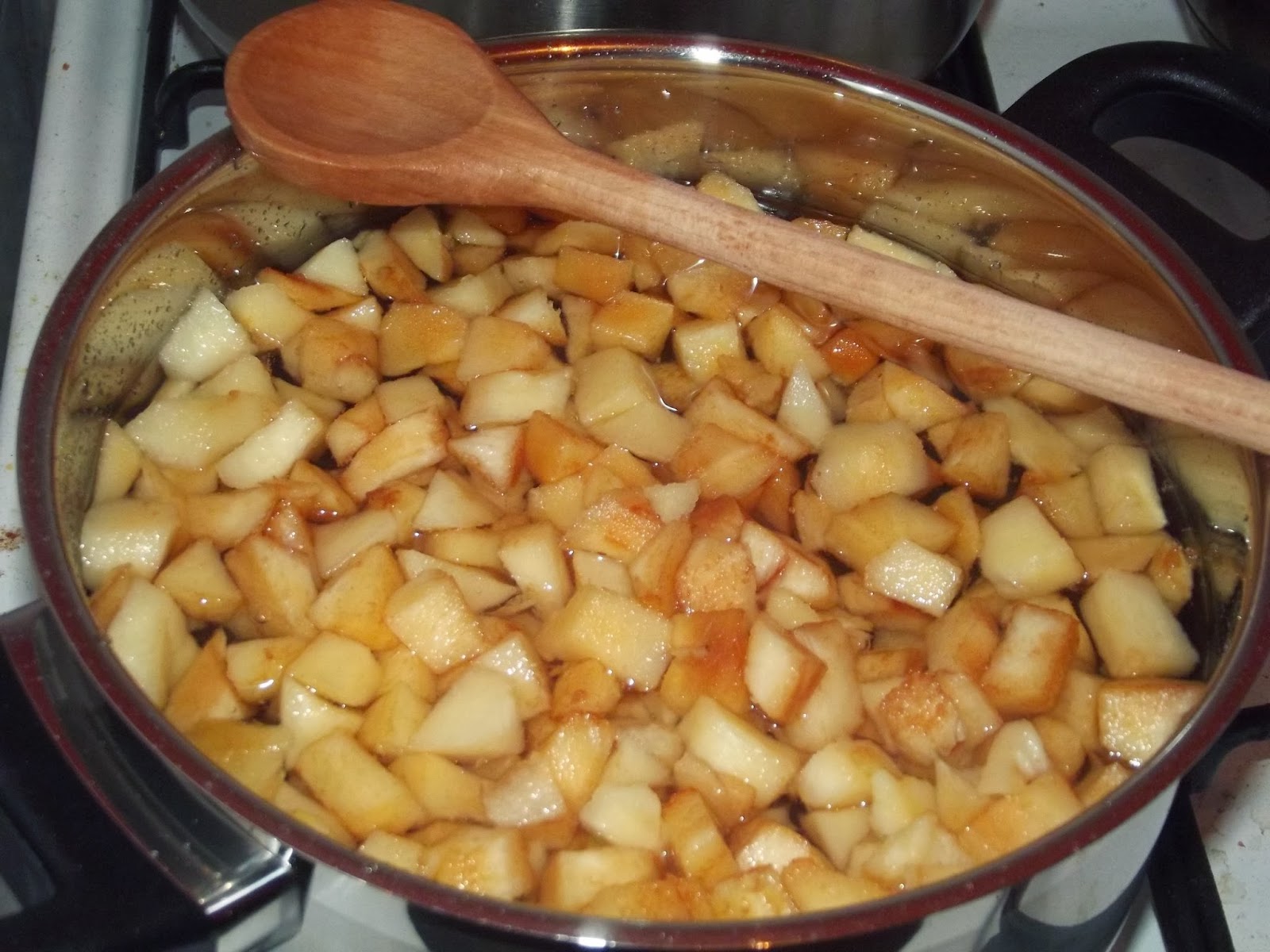 Adventures in Flavorland: Dulceață de gutui (Romanian quince jam) (vegan)