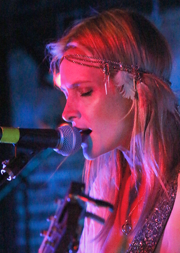 Chilean singer Nicole shines bright, makes a lasting impression (Photo ...