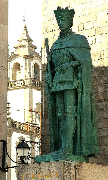 O FALCÃO DE JADE: D. Duarte, o Rei-Filósofo, e a leitura