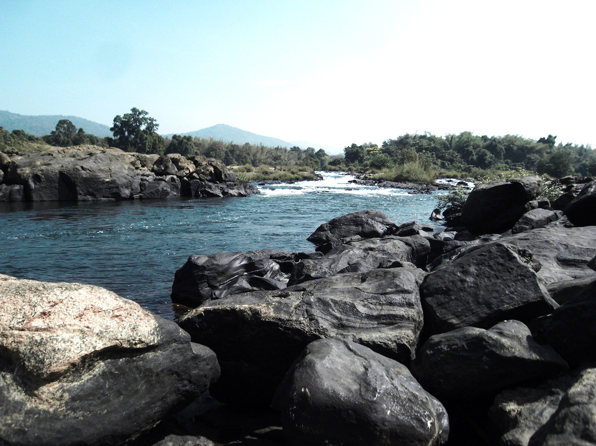 Travel spots: Paniyeli Poru