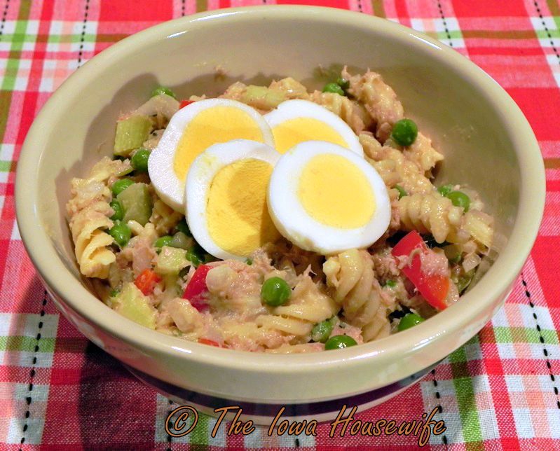 The Iowa Housewife: Sea Island Salad