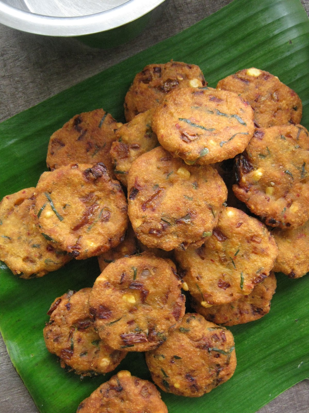 KARI LEAFS ... Malaysian flavour's: CHICKEN DHAL VADAI