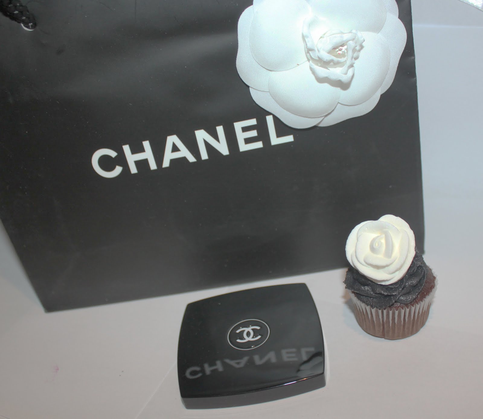 Pâtisserie Paris: Chanel Cupcakes