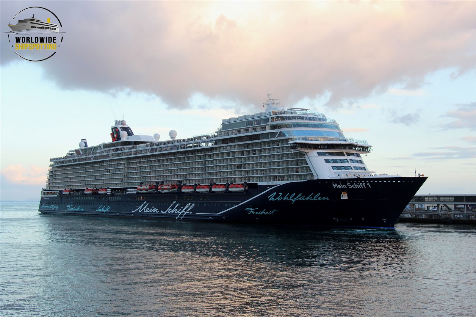 WORLD WIDE SHIPSPOTTING: MEIN SCHIFF 1