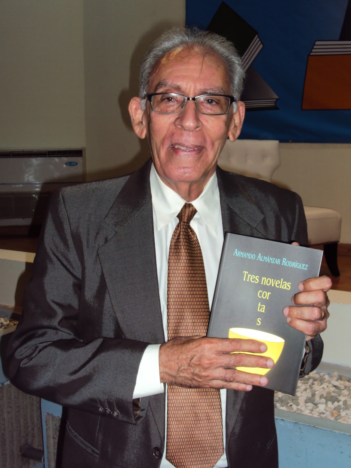 Armando Almánzar: Presentan "Tres novelas cortas" del autor Armando ...