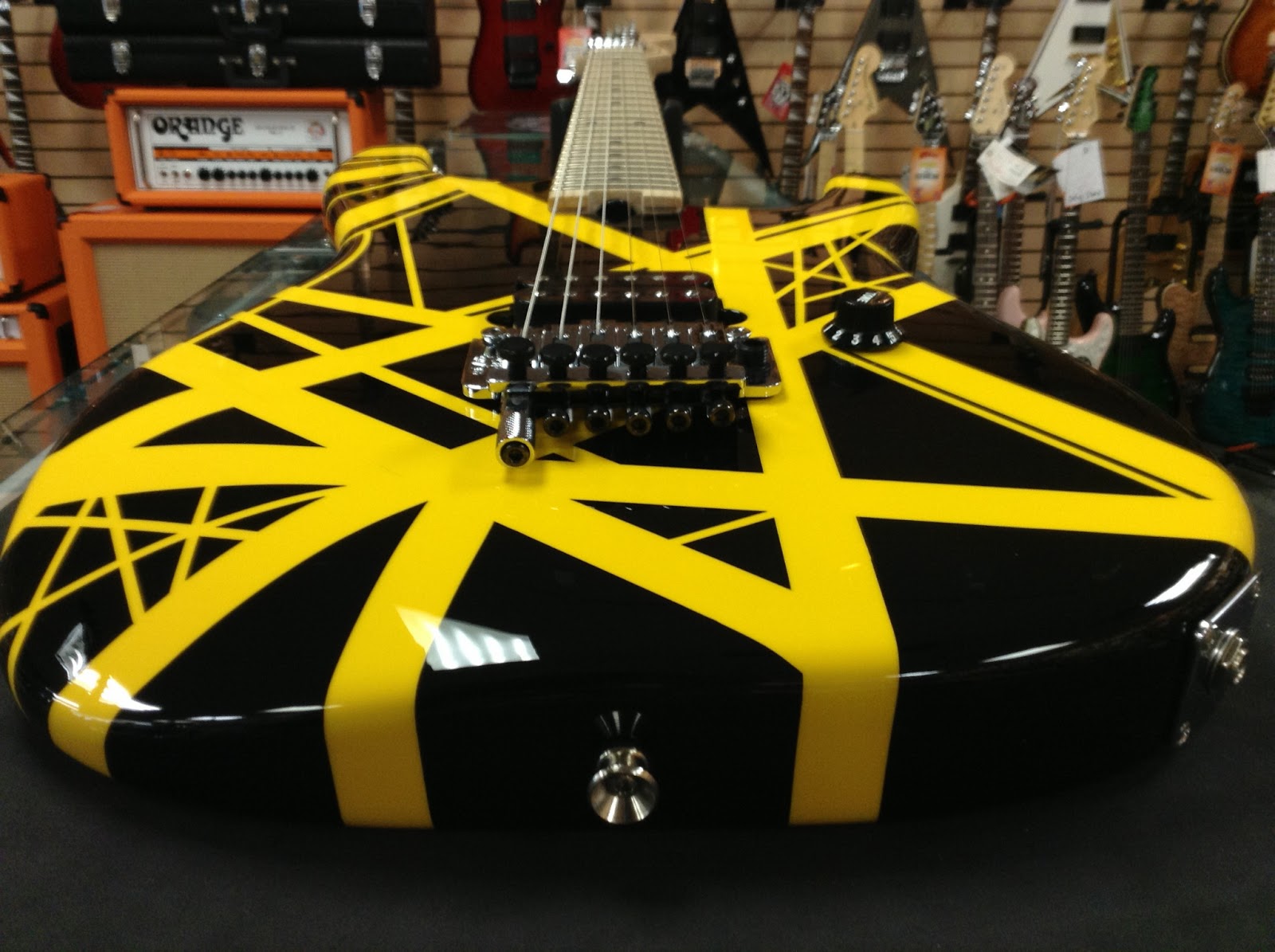 SPOTLIGHT: EVH Stripes Series ~ L.A. Music Network
