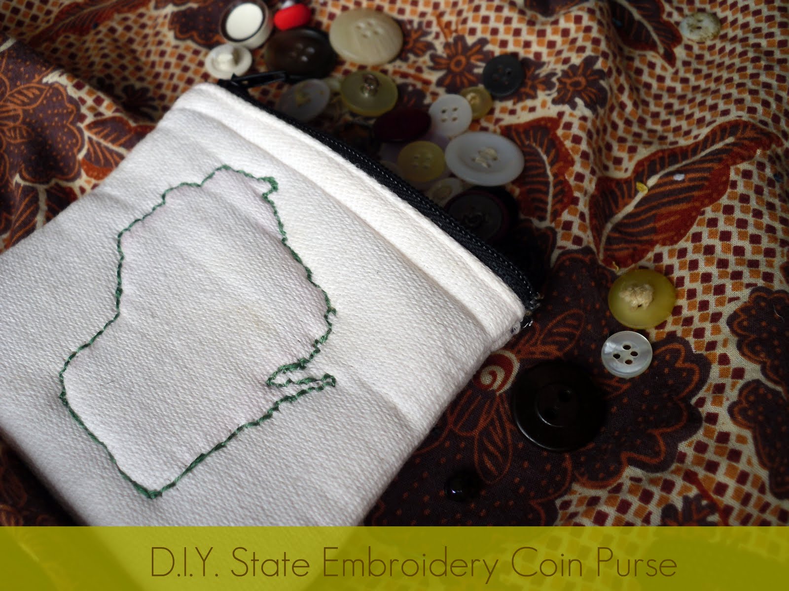 Eloquent Sticks and Stones: Easy Embroidered Coin Purse // DIY