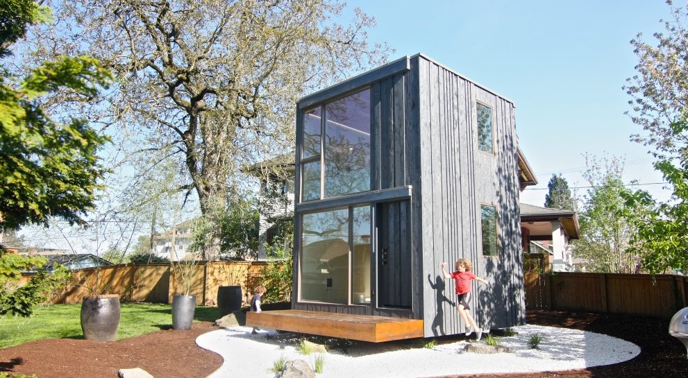 The 359: A Rotating Tiny House [ TINY HOUSE TOWN ]