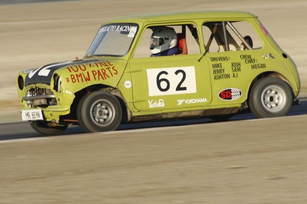 Classic Car: Mini Cooper Classic Racing