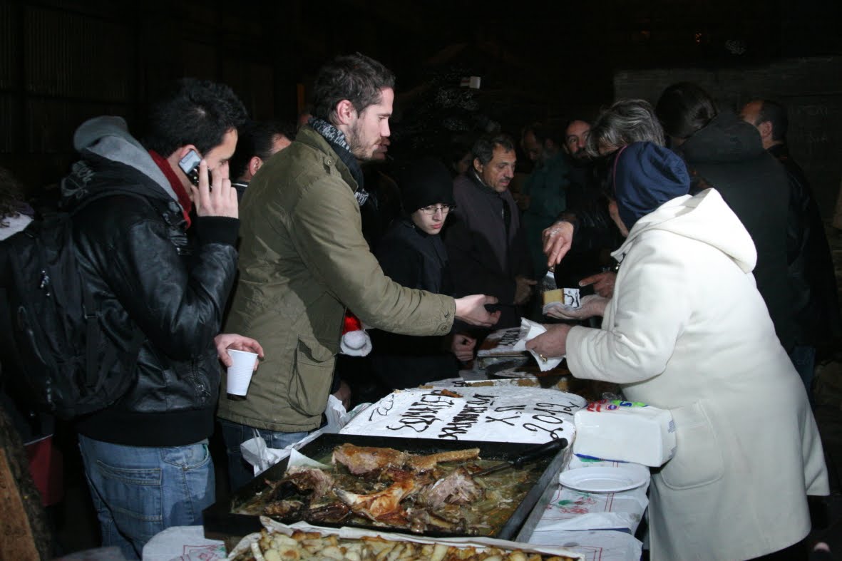 Φωτογραφιες απο την πρωτοχρονια στη Χαλυβουργια ~ Κίνημα ΔΕΝ ΠΛΗΡΩΝΩ