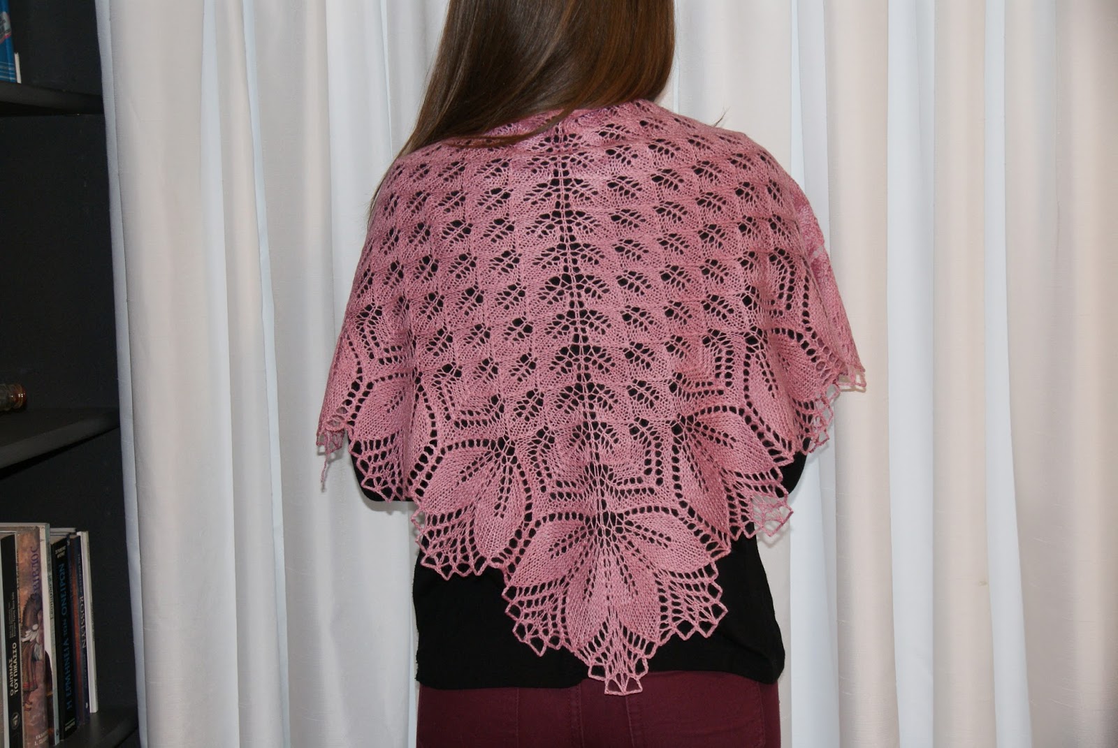 Nouli's place: Haruni shawl (by Emily Ross)