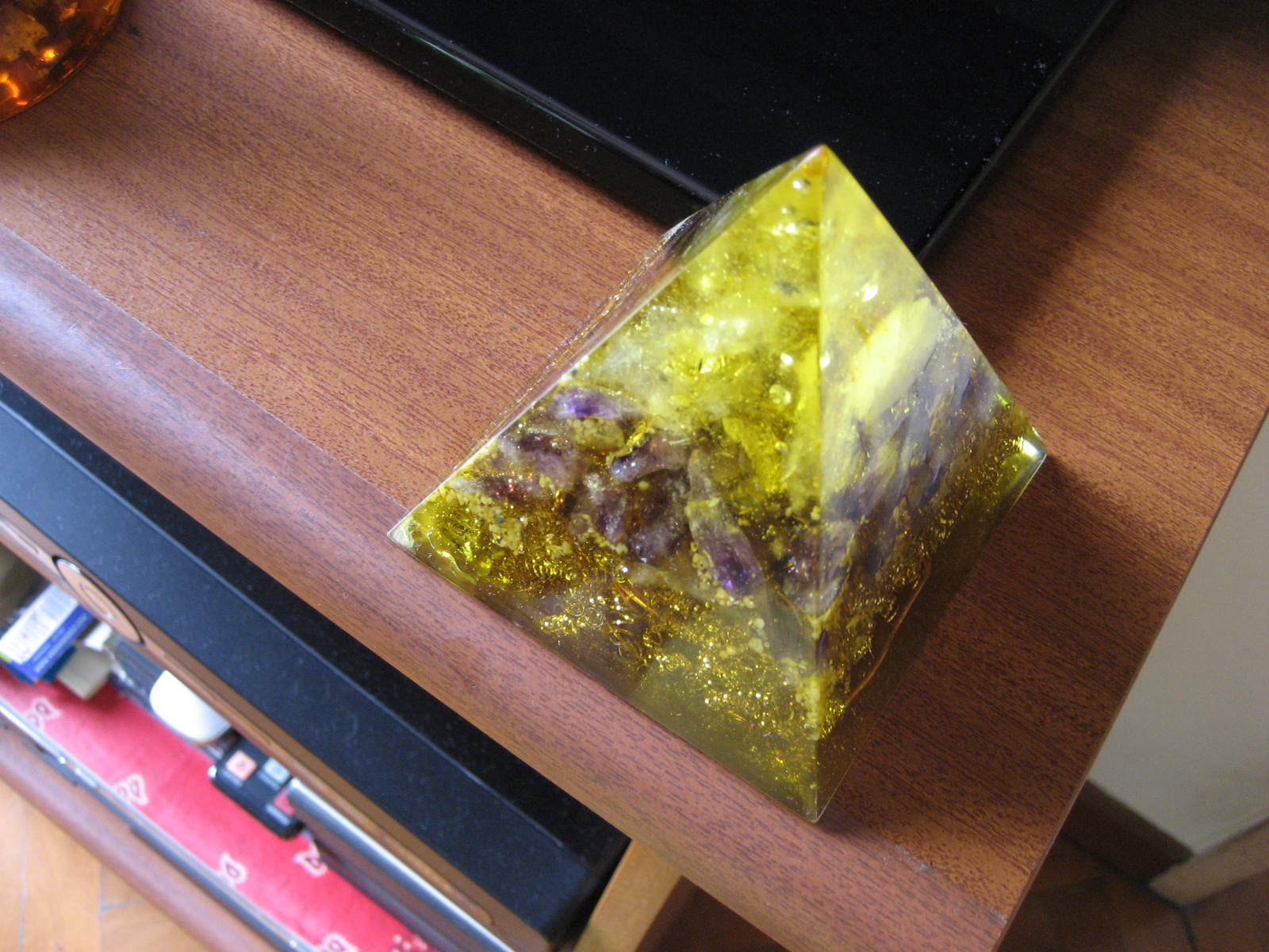 Orgonitas Yusmi: Piramides de Orgonitas para tener en nuestras casas u ...