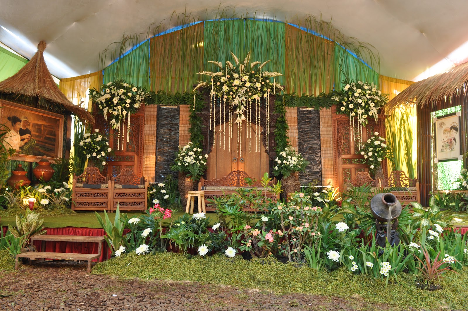 BUNGA DEKOR: DEKORASI PERNIKAHAN OUTDOOR