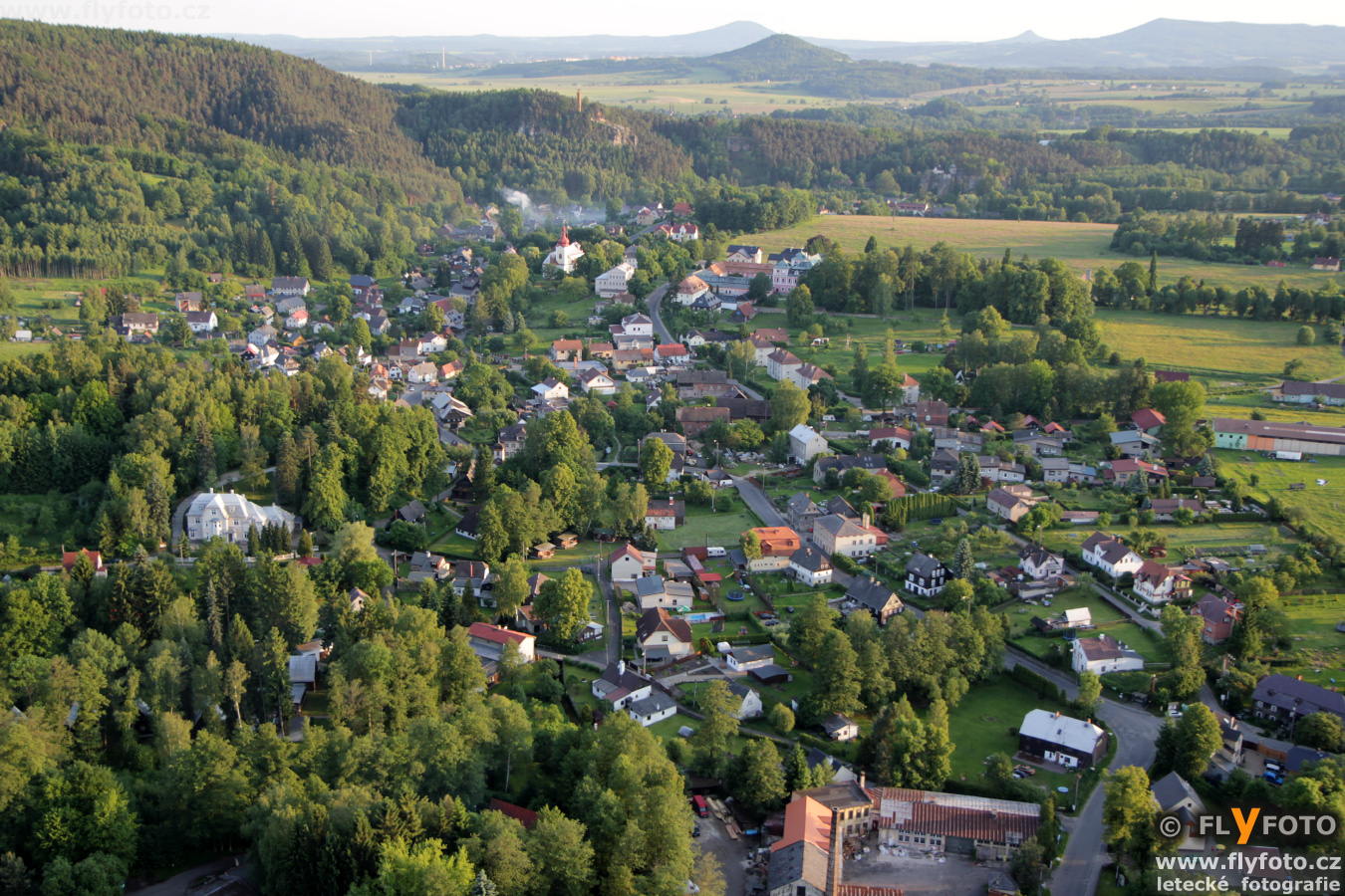 FLyFOTO letecká fotografie a video: Sloup v Čechách