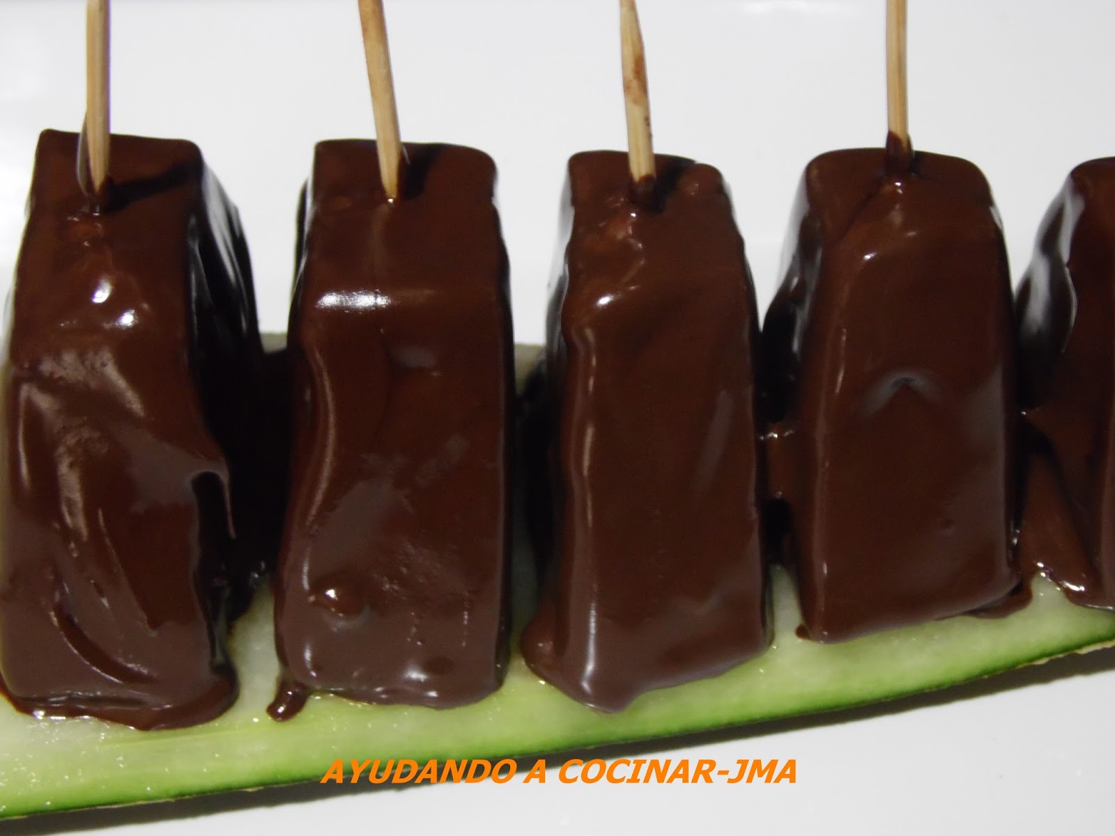 Ayudando a Cocinar.: Barco de Melón al Chocolate.