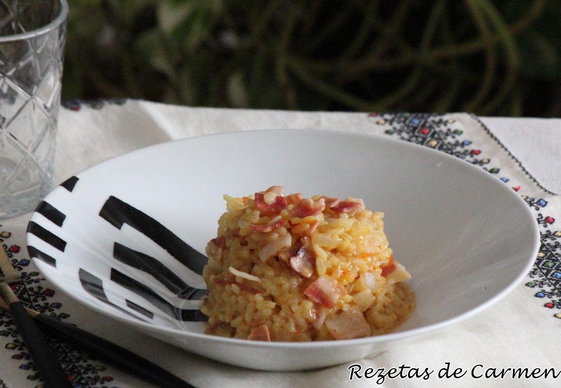 Arroz con bacon.