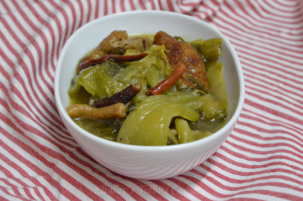 Elinluv's Tidbits Corner: Kiam Chai Boi With Roast Pork Trotters