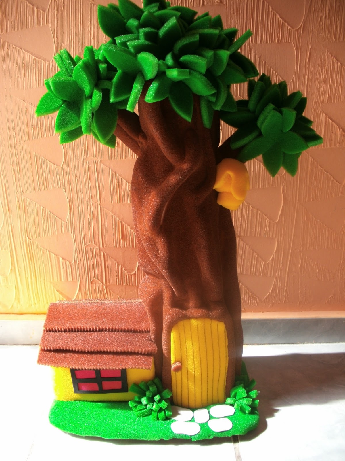 LÉO ESPUMA: ÁRVORE, COLMEIA E POTES DO POOH EM ESPUMA