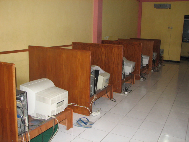 Cara dan proses membuka usaha WARNET (Warung Internet) baru