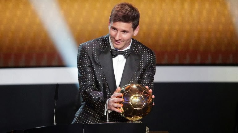 Caballero Elegante: Lionel Messi luce trajes elegantes