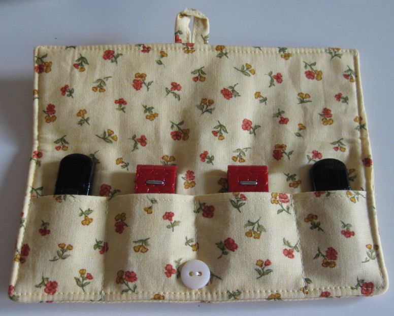 By Your Hands: Tuesday Tutorial ---- USB Flash Drive Holder