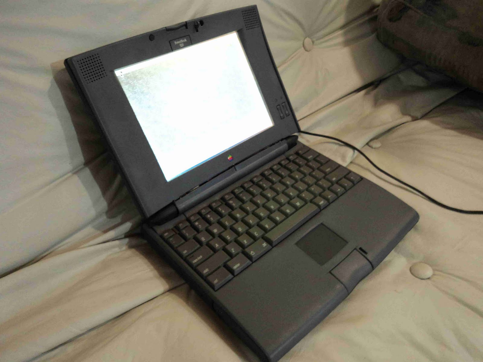 RetroNotebookArgentina: Apple PowerBook 520