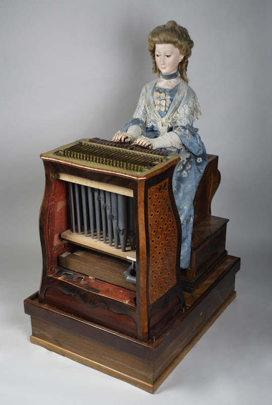 loveisspeed.......: Hugo Cabret Author Selznick and Automaton at TFI...