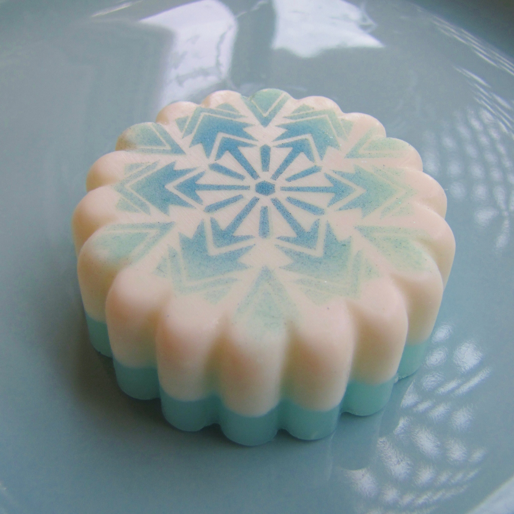 Soapylove Daily Ditties: Easy and Pretty Stenciled Soap Tutorial