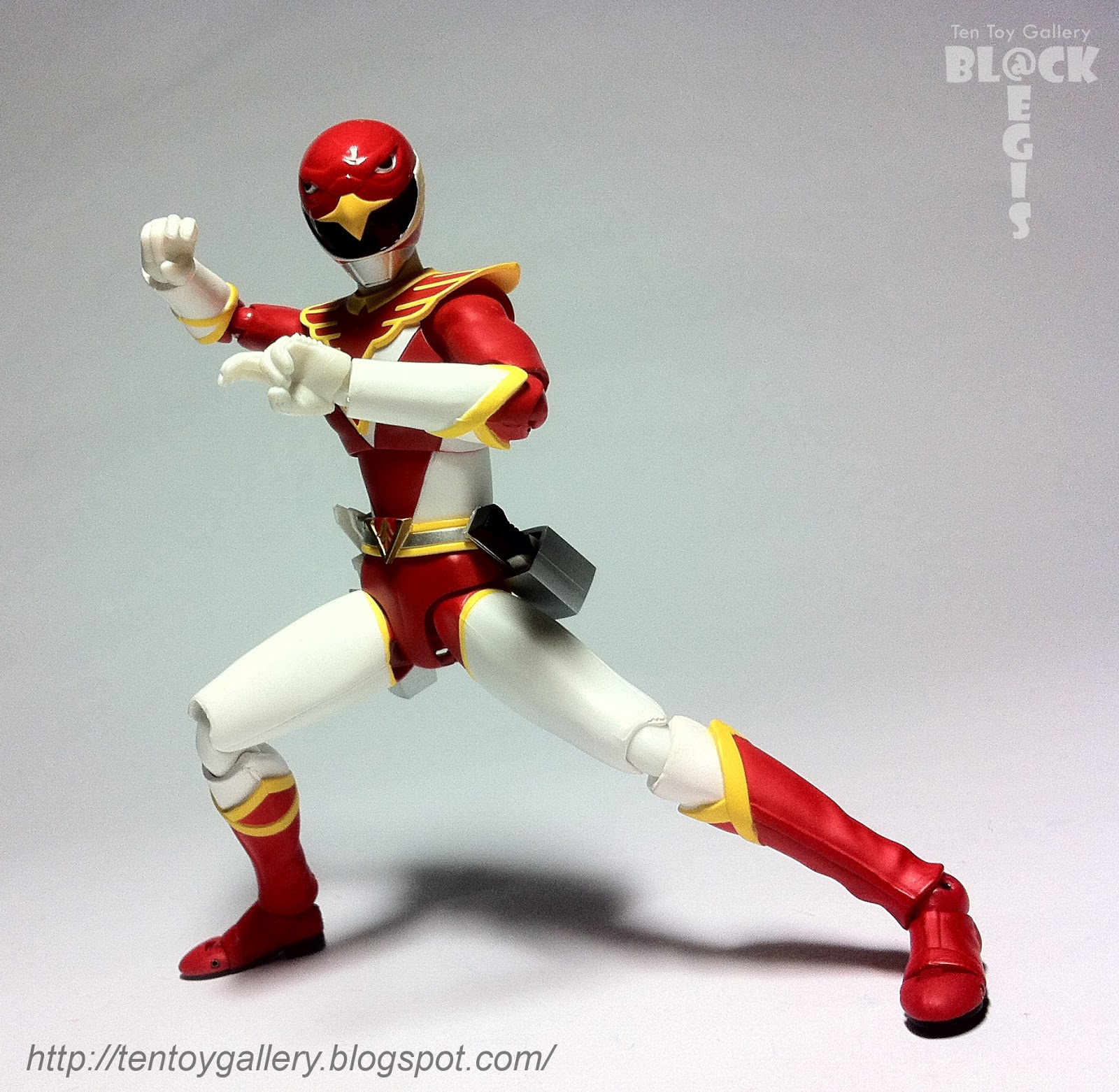 Ten Toy Gallery: Review: S.H.Figuarts Red Hawk