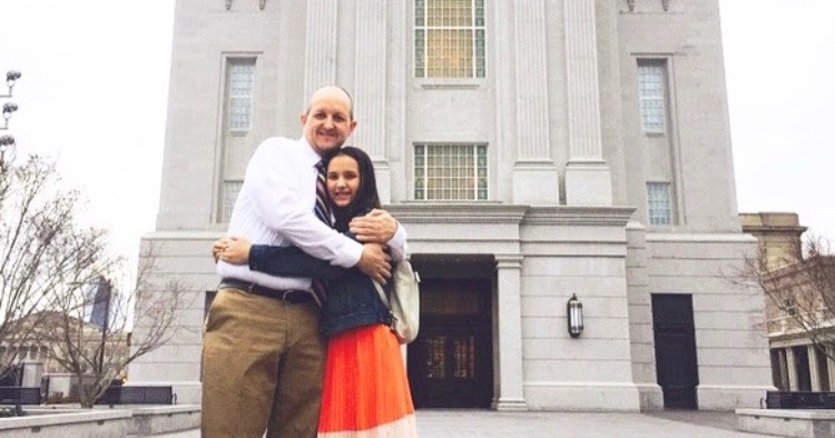 A Harmonious Combination : Chelsea's First Temple Trip!