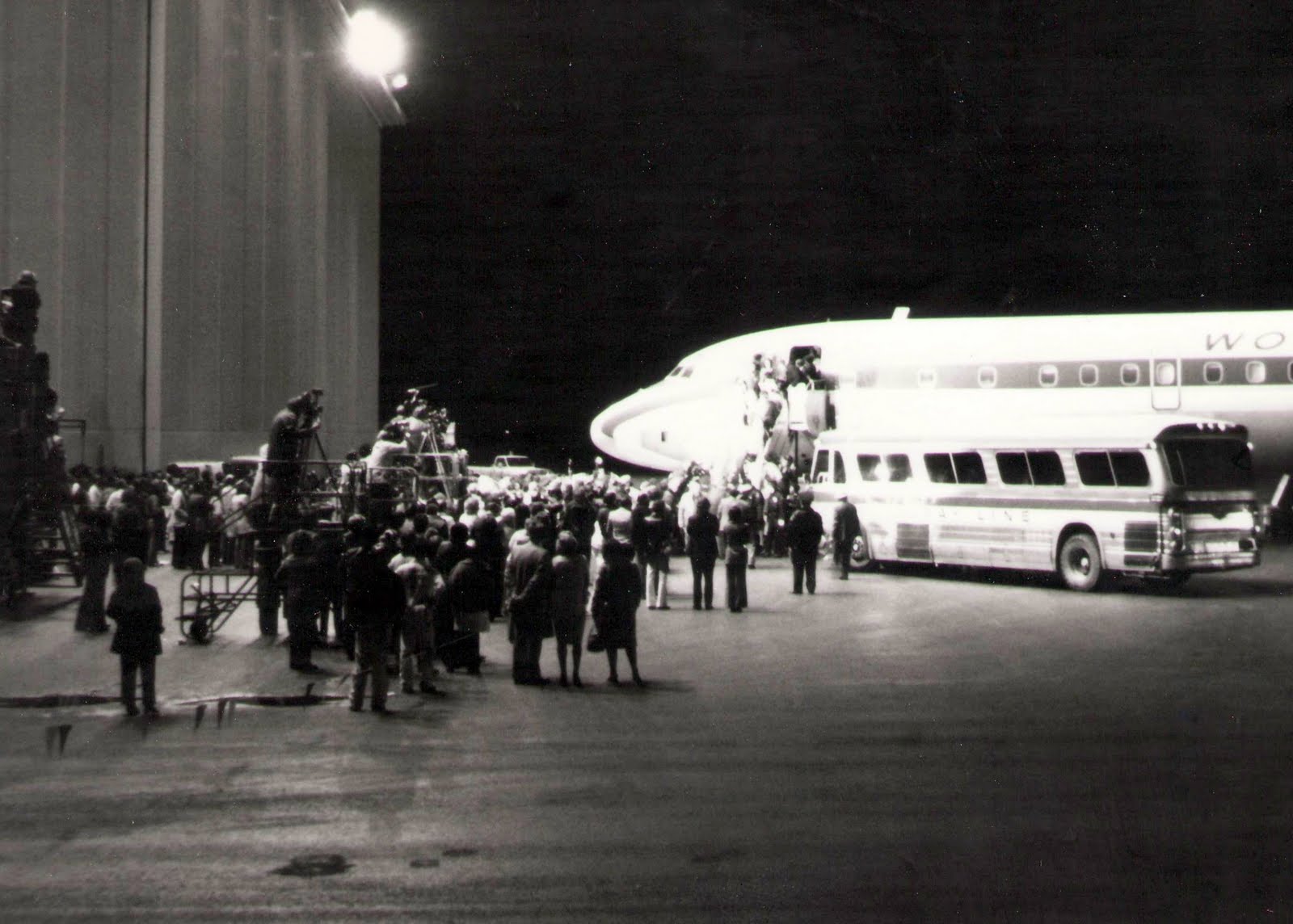 Operation Babylift: Historical Photos and the Story of 78 Vietnamese ...