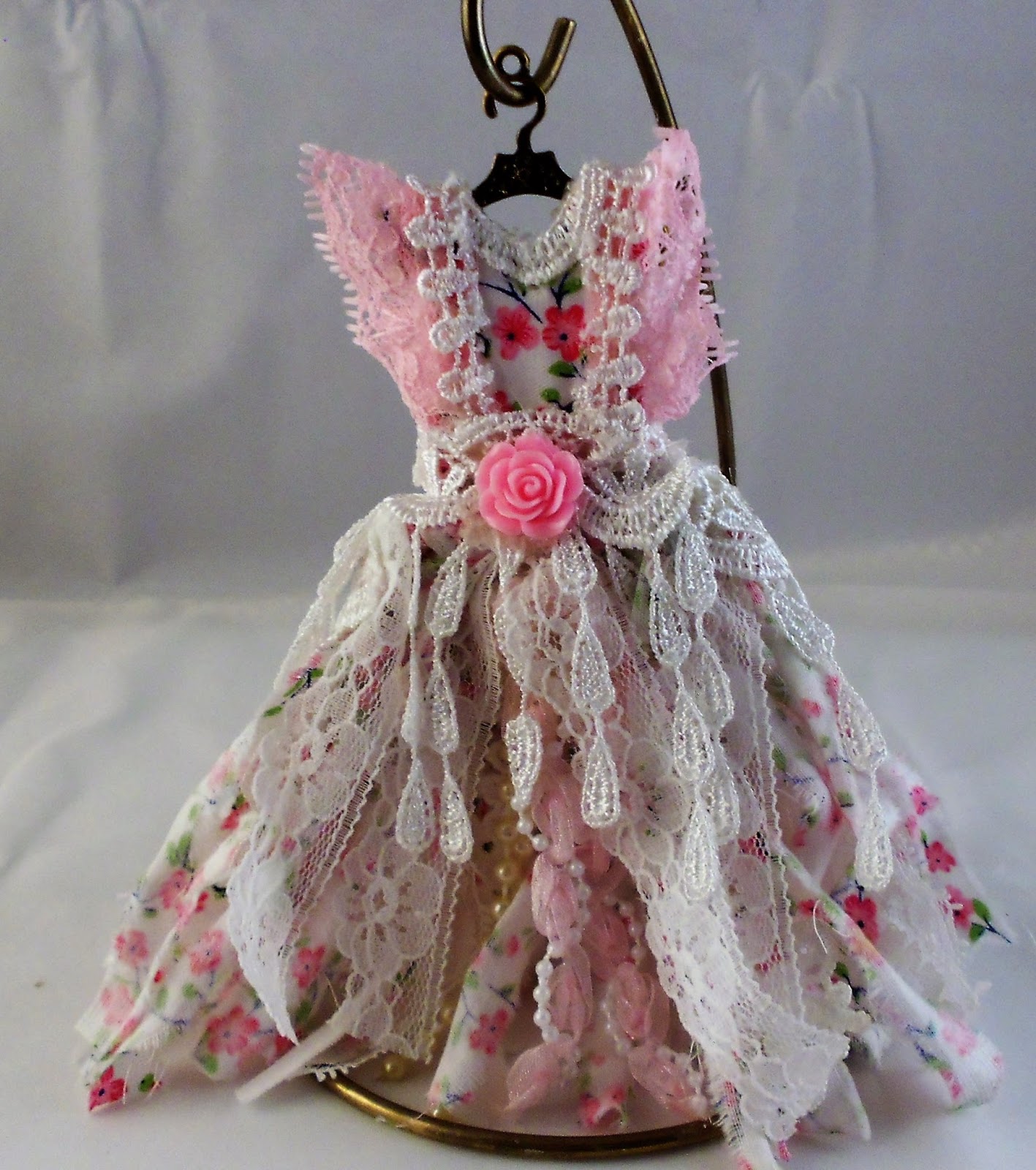Stephanie B's Creative Designs: Miniature Dresses