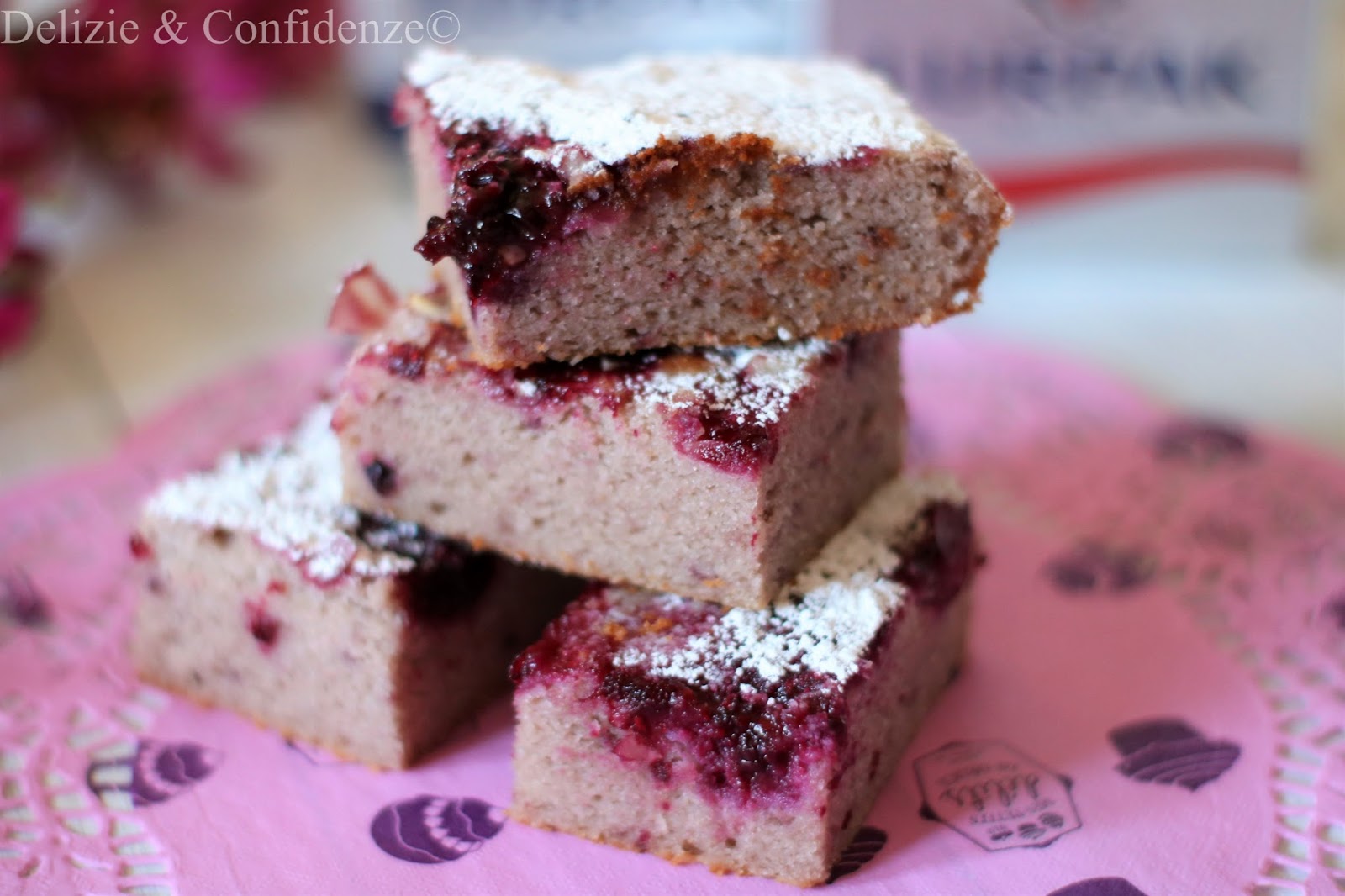 Dolce alla ricotta con salsa di lamponi e more - Delizie & Confidenze