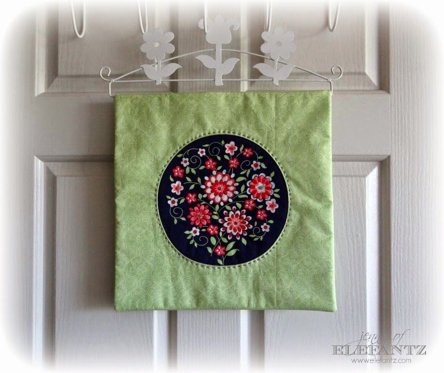 Jenny of ELEFANTZ: TUTORIAL - that pretty fabric window!