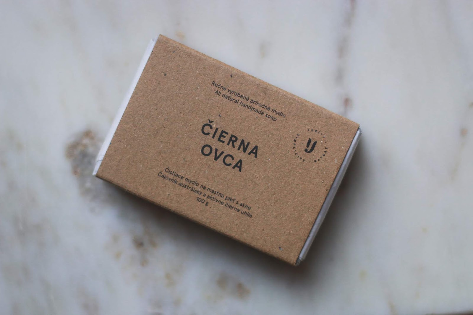 Rozmarné děvče: Čierna ovca od Mylo