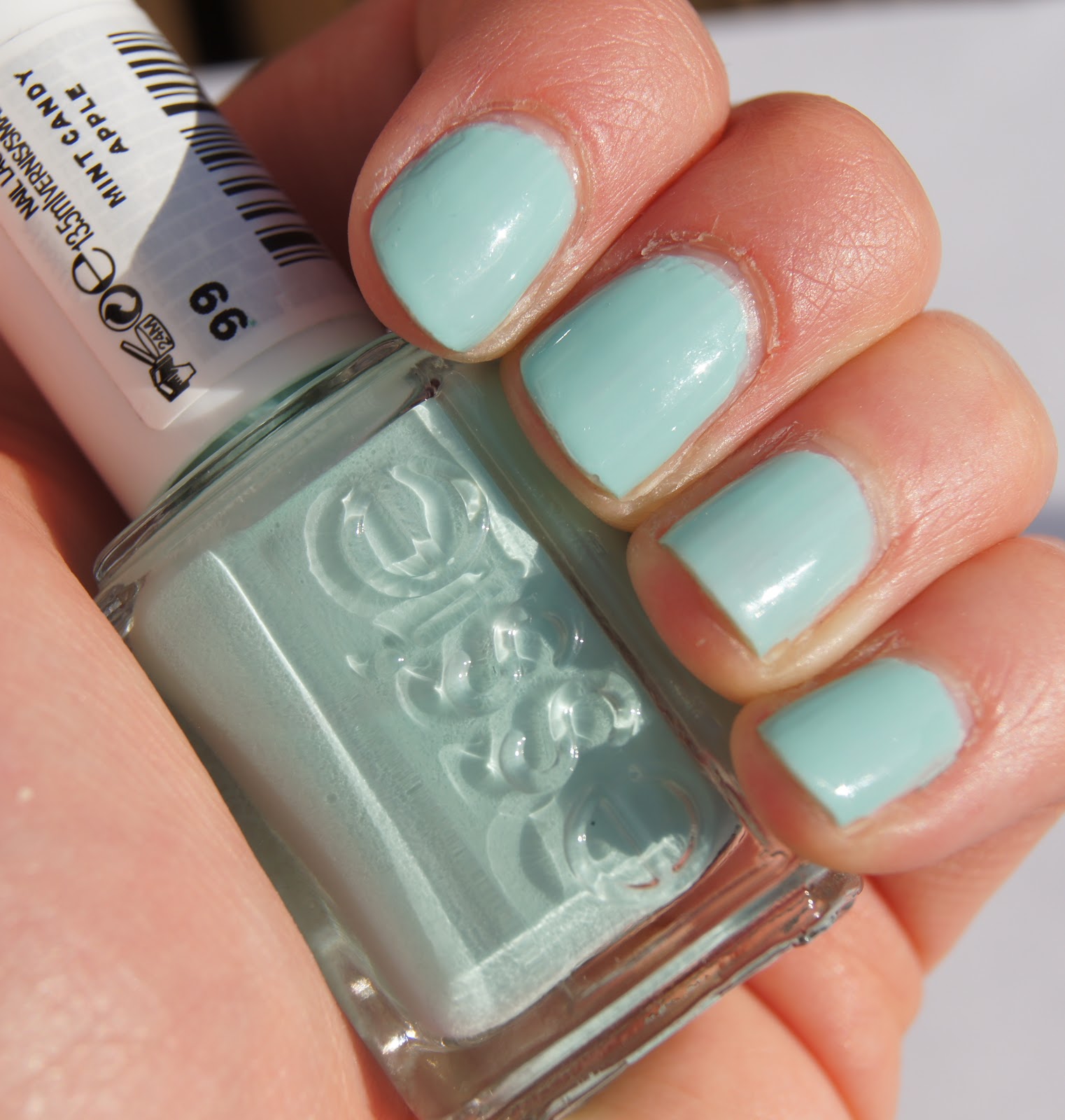 Les Filles et la Beauté: Essie Mint Candy Apple