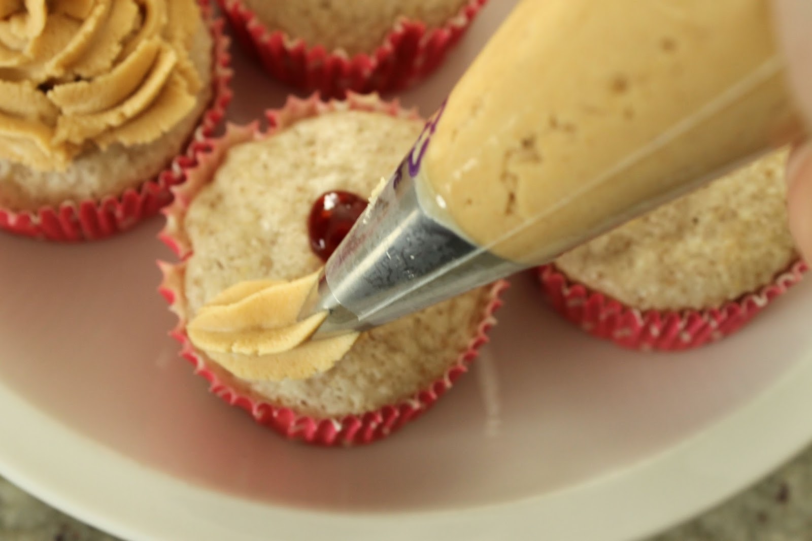 Ladyface Blog: PB&J Cupcakes