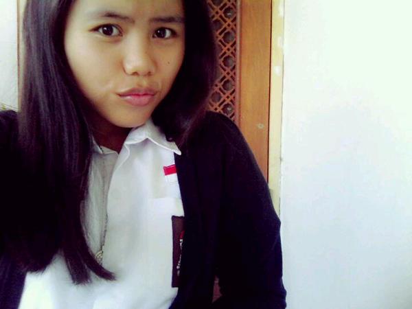 Foto Bugil Gadis SMA yang Sudah Jebol Perawan