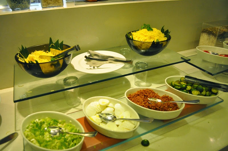 Sabroso! Dining experience at Midas Café - Rochelle Rivera