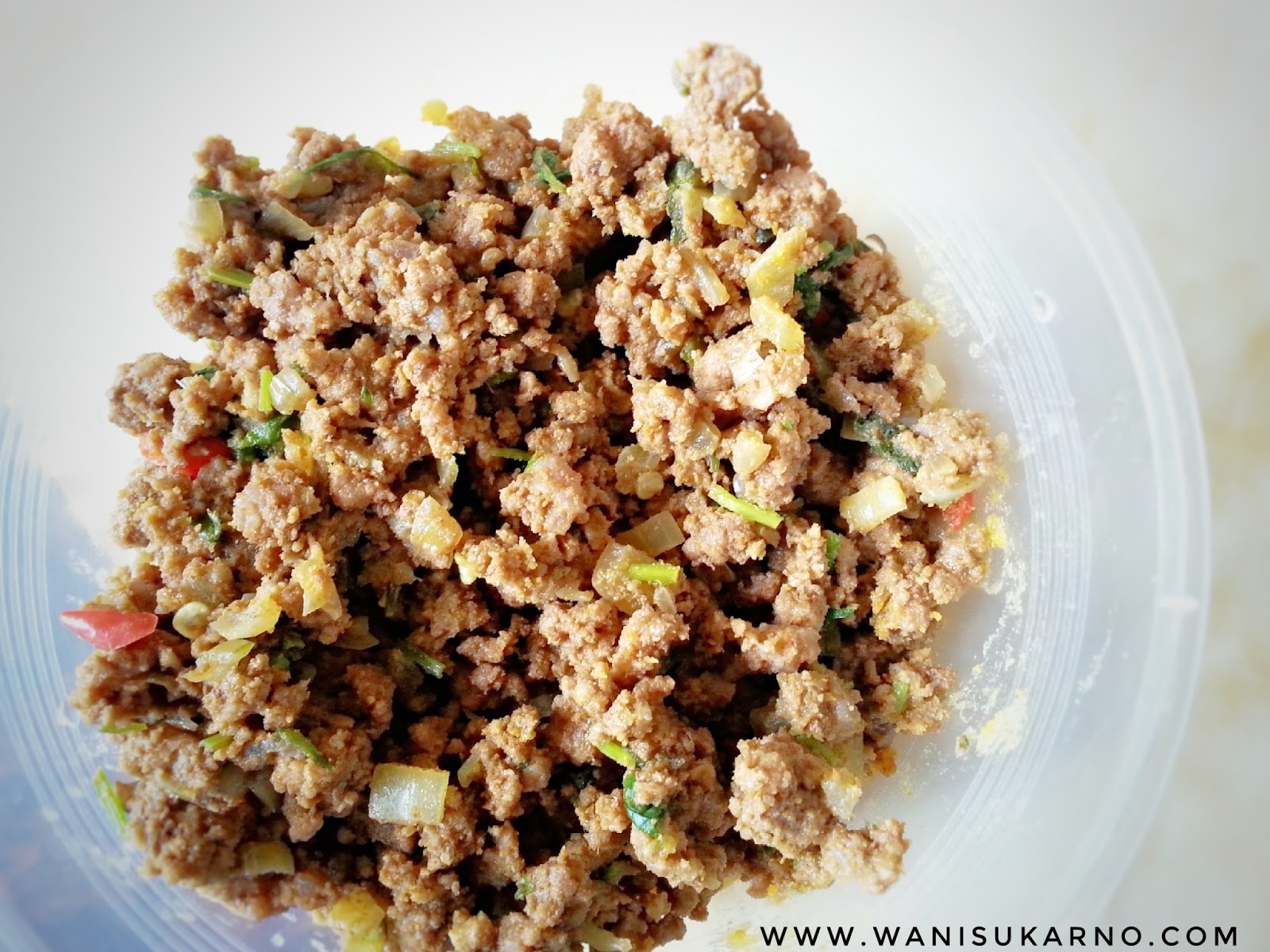 PUFF PASTRY WITH SAVOURY FILLING ( INTI DAGING )