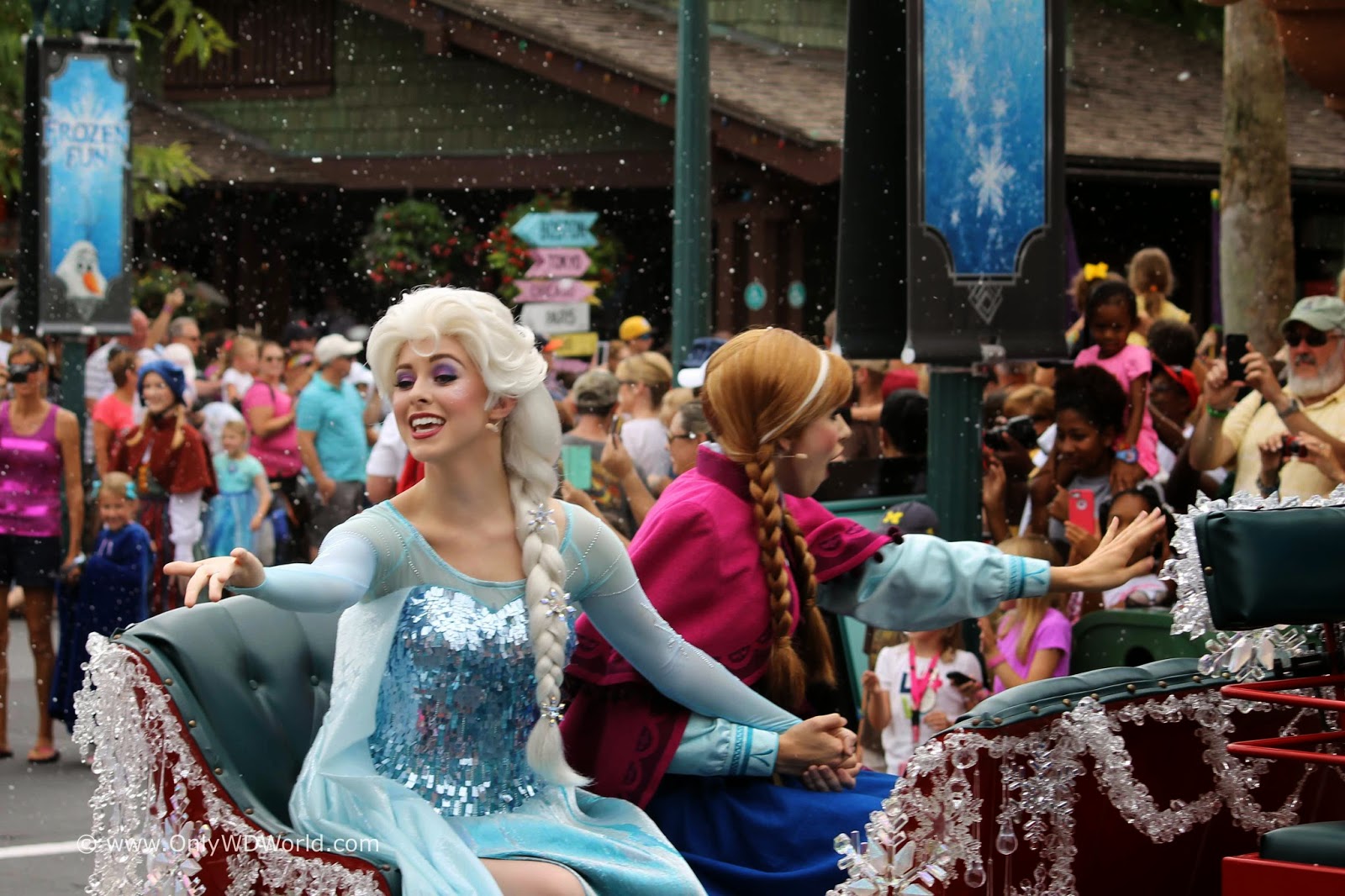Frozen Summer Fun Premium Package Brings You Closer To All The Action ...